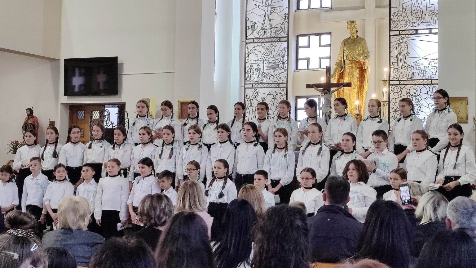 Marijanski koncert “Pjevajmo Mariji”